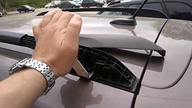 Kia Rio Устанавливаем кронштейн для а СиБи-антенны(Архив)