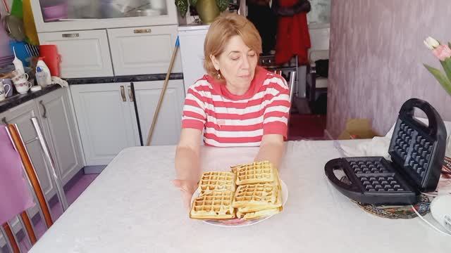 07-03-2026 Волшебные венские вафли — первая проба новой вафельницы! Как испечь венский вафли