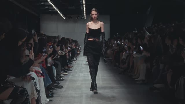 Показ женской коллекции Ermanno Scervino осень-зима 2026-2027 - 4K