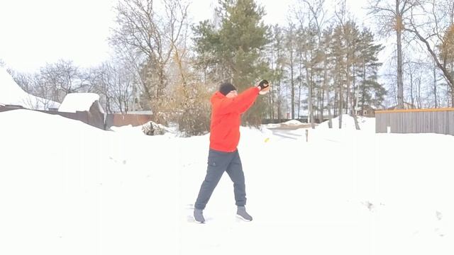 Упражнения с двуручной булавой Скалка весом 4.4 кг в деревне (7)