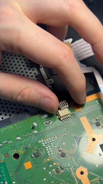 PS4 Slim - Замена термопасты