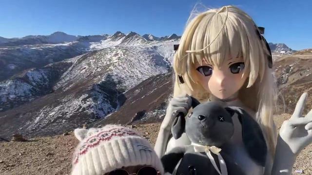 Горная прогулка с кигуруми-куклой.)