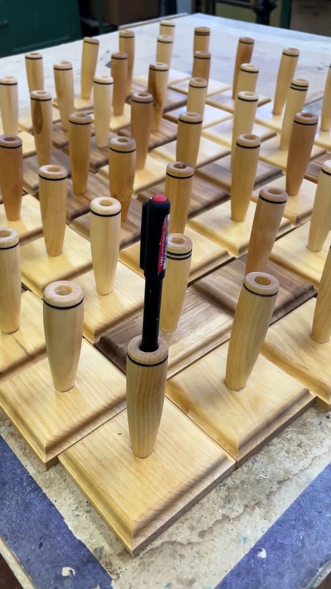 Подставки для шариковых ручек