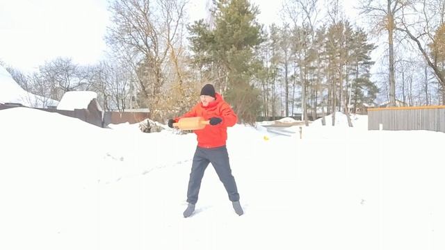 Упражнения с двуручной булавой Скалка весом 4.4 кг в деревне (3)