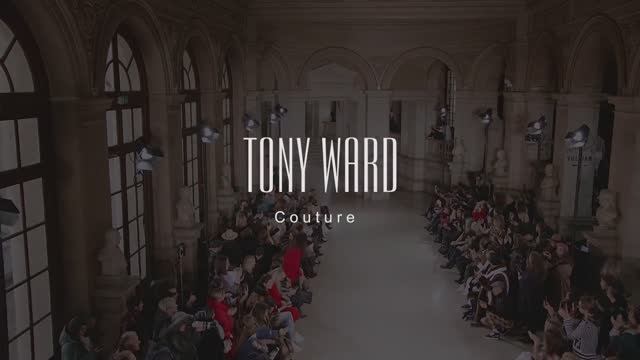 Показ женской коллекции Tony Ward весна-лето 2019