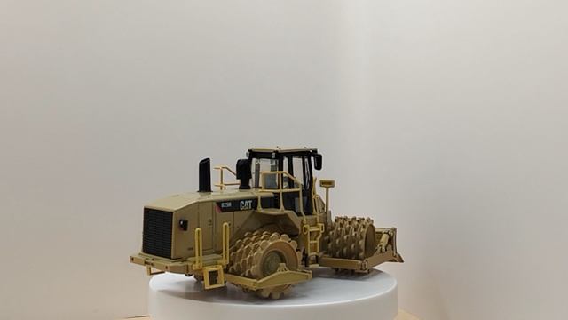 Уплотнитель грунта/полигонов твëрдых бытовых отходов CATERPILLAR 825H 1:50