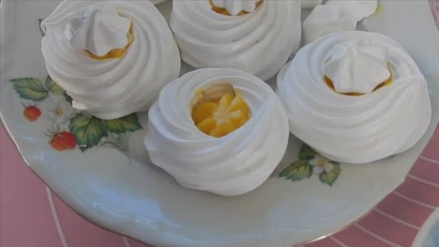 РЕЦЕПТ. НЕОБЫКНОВЕННО-ВКУСНОЕ ПИРОЖНОЕ, В ЧЕСТЬ ЗНАМЕНИТОЙ БАЛЕРИНЫ АННЫ ПАВЛОВОЙ.