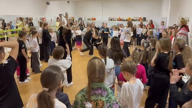 МАСЛЕНИЦА В ГИМНАЗИИ ИСКУССТВ И КУЛЬТУРЫ — С ДУШОЙ, ОГНЁМ И БЛИНАМИ! 🥞🔥