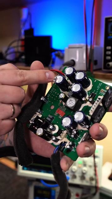 Перепад напряжения убил ADAM A5X? Разбираем, что внутри и есть ли смысл чинить