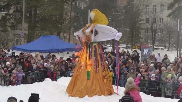 "Масленица хороша —  широка её душа "