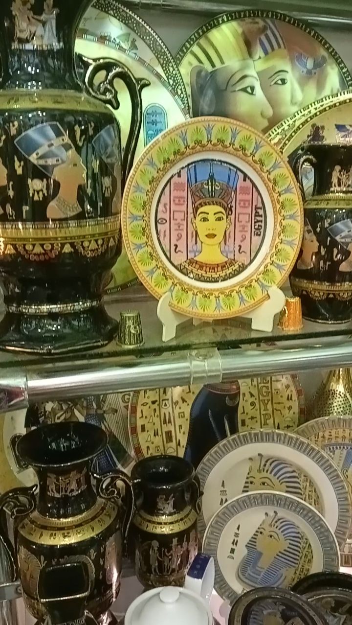 Амфитеатр в Шарм Эль Шейхе 🌍 на улице Эль Меркато вечером