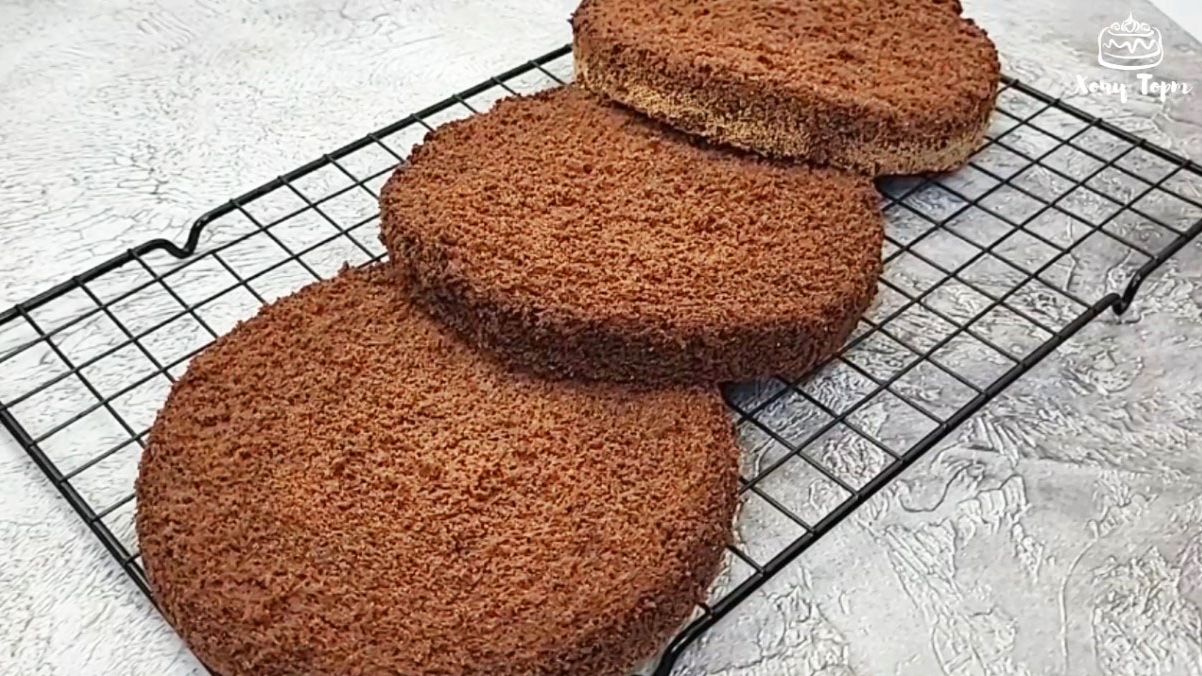 🍫 ПЫШНЫЙ ШОКОЛАДНЫЙ БИСКВИТ для торта диаметром 18 см 💫 Воздушный и насыщенный