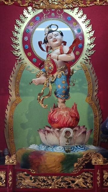 Храм в 15 мин от Паттайи. Но о нём не пишут