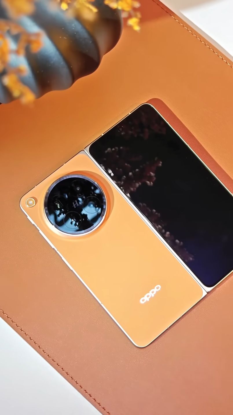 OPPO Find N6 - Первое знакомство с ЗЕРКАЛЬНЫМ складным флагманом из поднебесной💥#shorts #OPPOFindN6