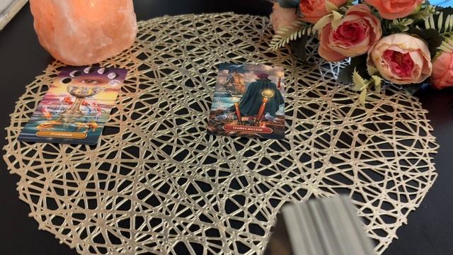 Думает ли он о тебе🍓🕺🥰Расклад по вариантам