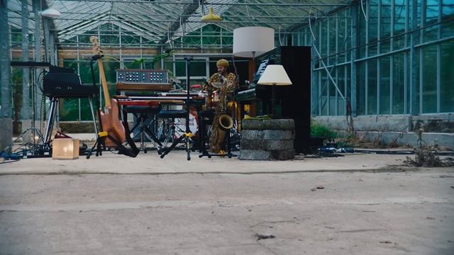 Юссеф Дейес и FKJ