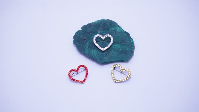 Брошь Сердце стразы посеребрение сердечко сердца 2054 Хорошие Вещи