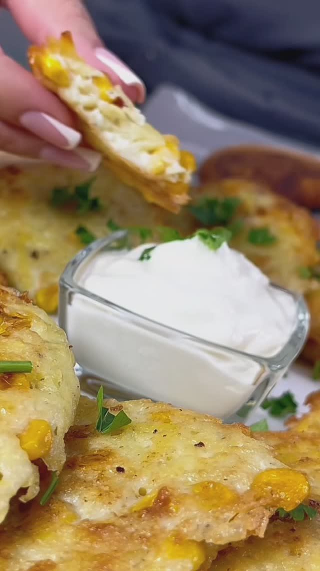 Драники «с секретиком», ВКУСНЕЕ обычных 100%! Сочные внутри и хрустящие снаружи! Вкусно и просто!