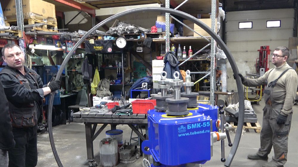 Профилегиб 3-х роликовый 3RE-80 согнули профильную трубу 80х40 мм  в дугу