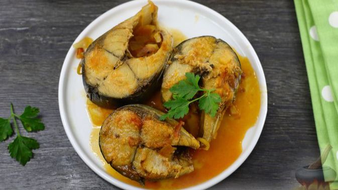 СКУМБИРИЯ В ТОМАТНОМ МАРИНАДЕ