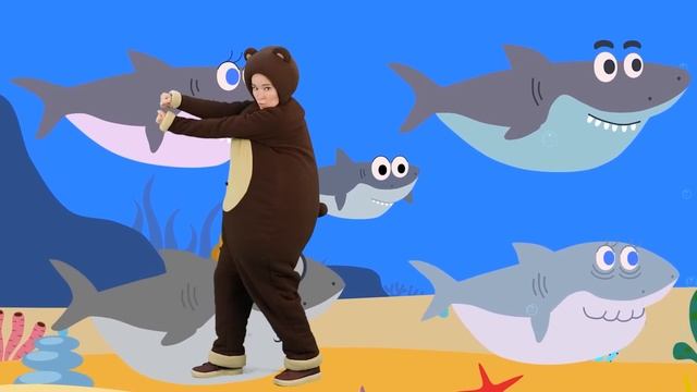 Маленькая Вера - Медведь танцует под мультик песенку