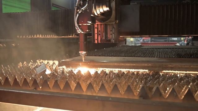 Запуск станка лазерной резки металла MAGMA Q 6020 30 КВт с 3D-суппортом