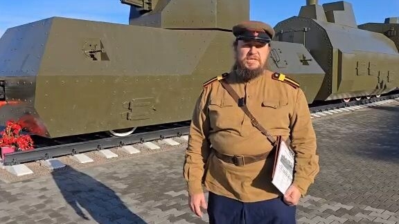 Ишим. Экскурсия у мемориала бронепоезда "Патриот"