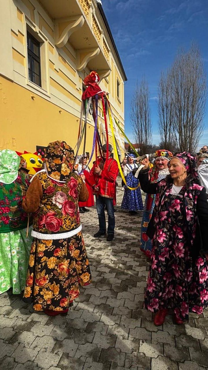 Дети участвуют в представлении