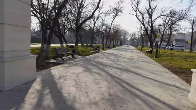 Прогулки по городу. И меня приветствовали ученики!    11.03.2026