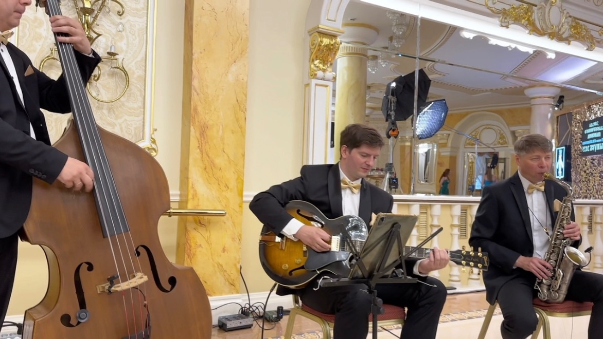 Black & White Jazz Band - In Safisa