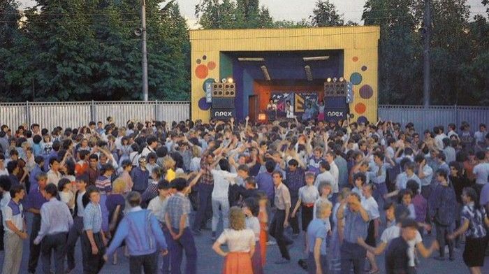 Видео Хиты  80-х и 90-х.  Наша дискотека.