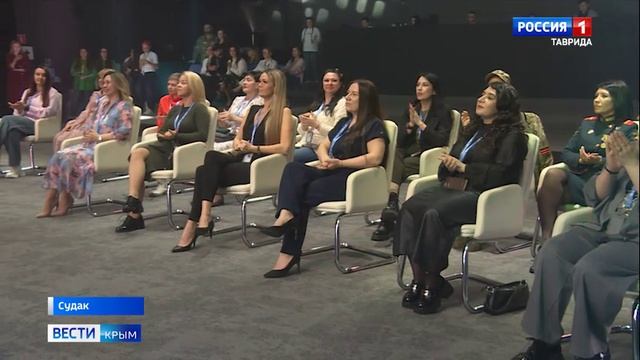 В Судаке состоялась программа «Женщины-герои. Опора на искусство»