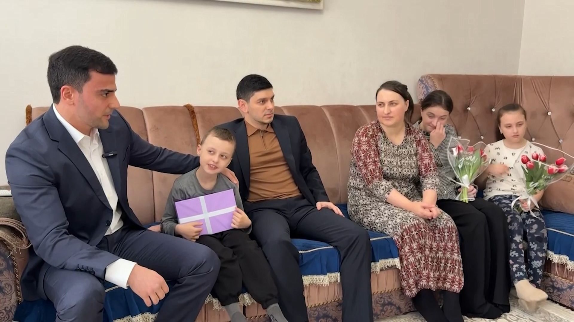 Шамиль Шахов посетил многодетную семью участника СВО Израиля Абакарова