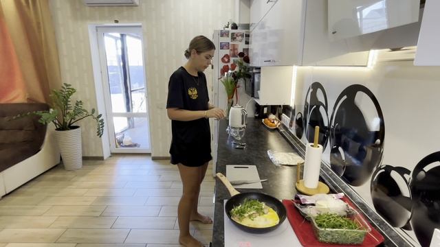 БЫСТРЫЙ ПОЛЕЗНЫЙ ЗАВТРАК/ЗАВТРАК ЗА 5 МИНУТ/ТАРТИЛЬЯ С РУККОЛОЙ