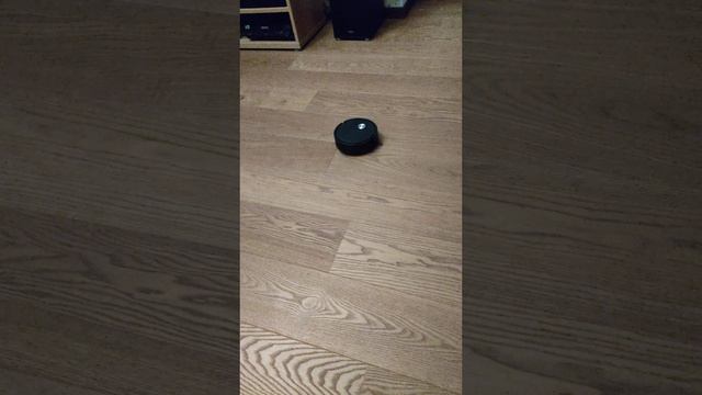 11-03-2026 робот пылесосик