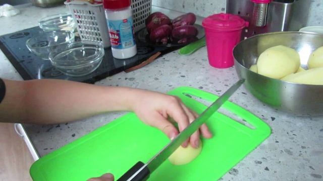 Кто поесть любит  берите большие ложки