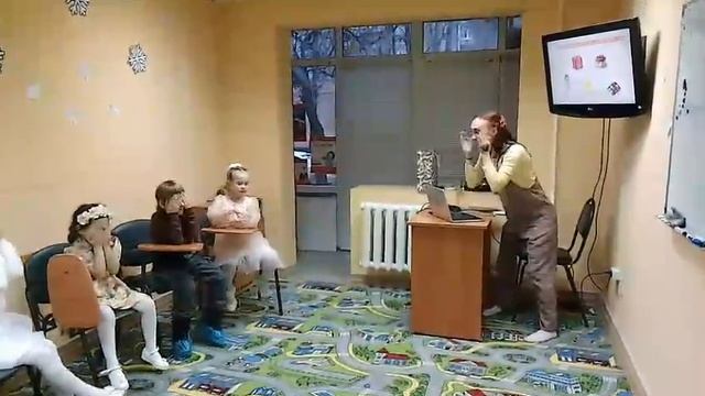 Репортаж о весеннем клубе для малышей по теме «8 Марта» в Дзержинском филиале