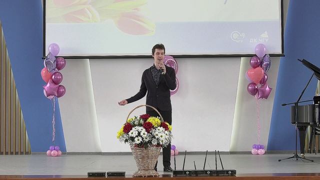 Концертный номер - «Фиалки» П. Бюль-Бюль Оглы, слова О. Гаджикасимова. Исполняет Артем Данилов