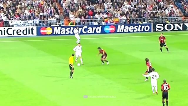 📹 Роналдиньо никогда не забудет это унизительное выступление Криштиану Роналду.