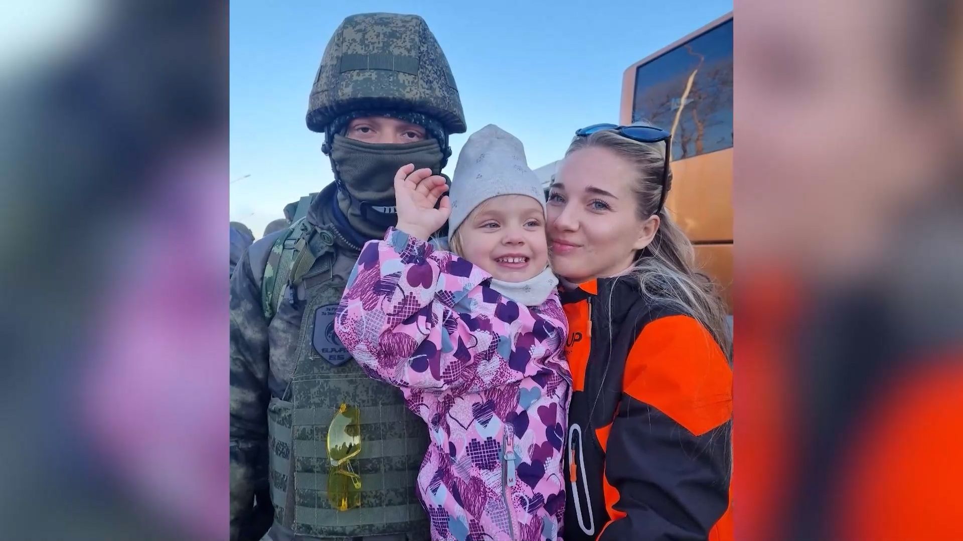 Уже четыре года ее муж находится «за ленточкой». Что поддерживает жену бойца? «Своя кухня»