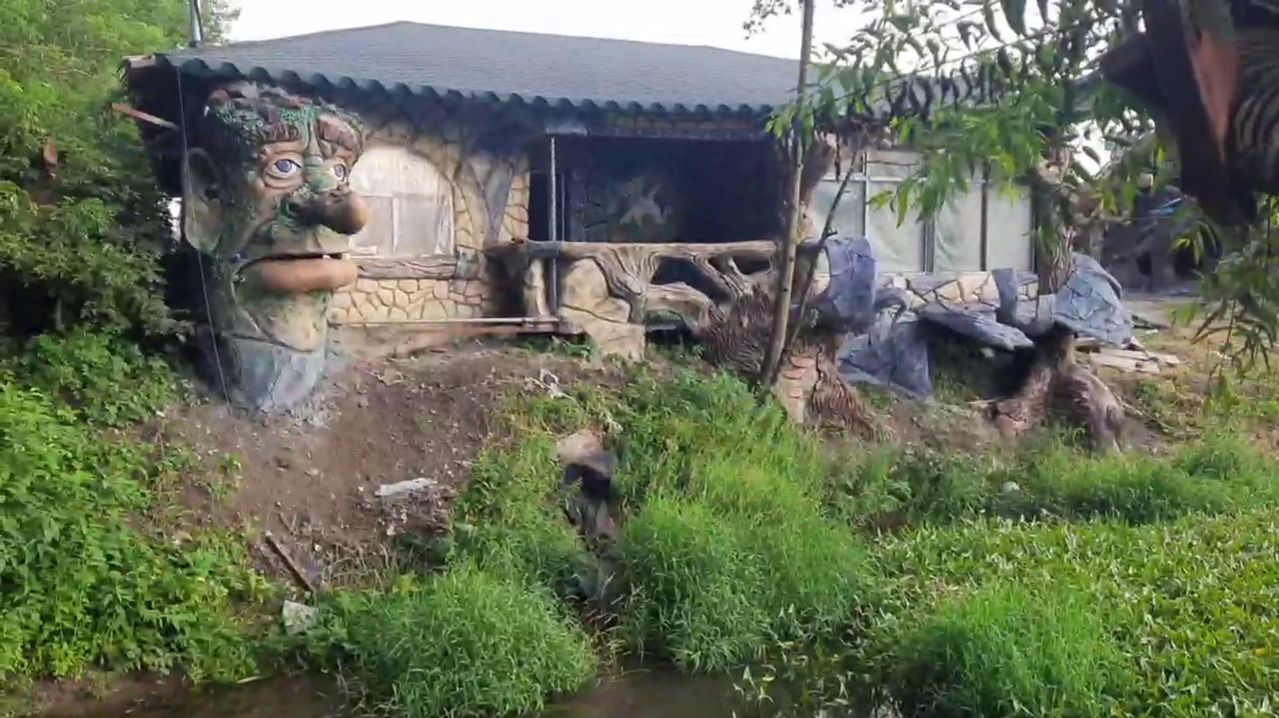 оформление  дачи. декор стен  скульптуры. страна Вихляндия.