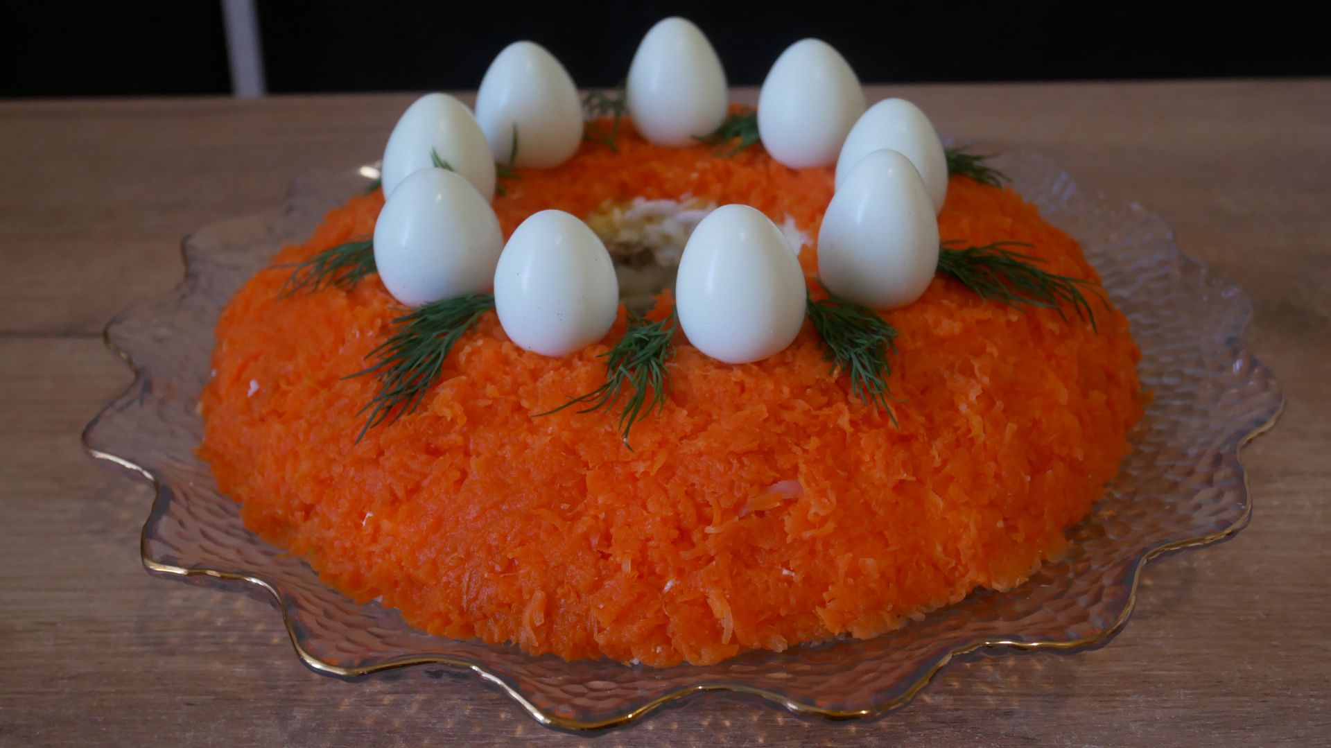 Салат на ПАСХУ с консервированной горбушей Салат с консервой быстро и вкусно