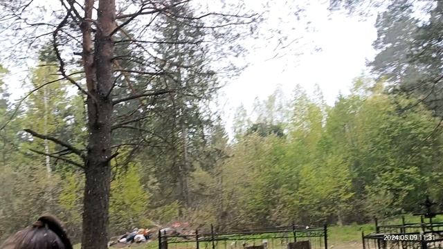 На могиле у дедушки и бабушки, Борисоглебский погост деревни Фёдоровское.