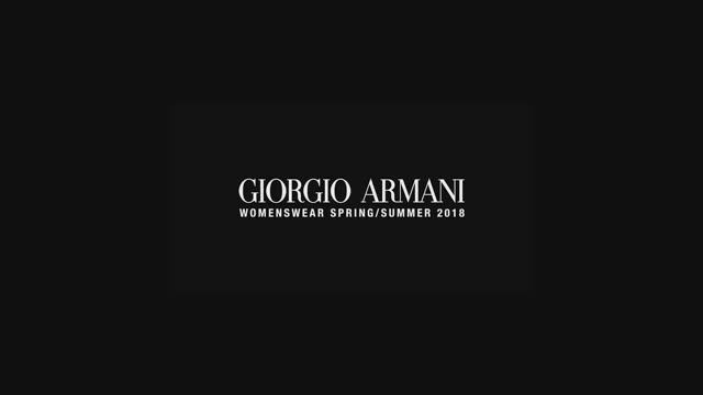 Показ женской коллекции Giorgio Armani весна-лето 2018