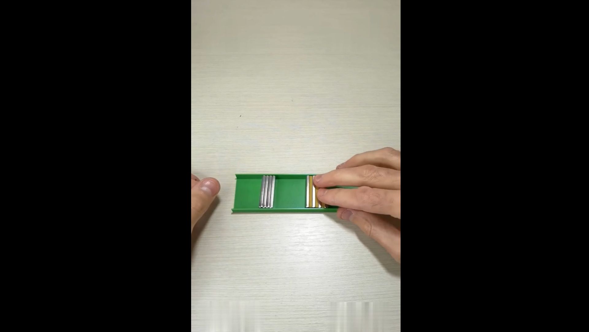 Магнитные эффекты притягивания и отталкивания