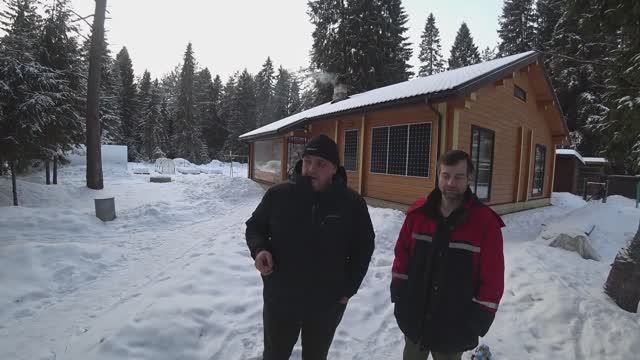 Ленинградская область.Современный дом из клееного бруса. 5 лет эксплуатации.