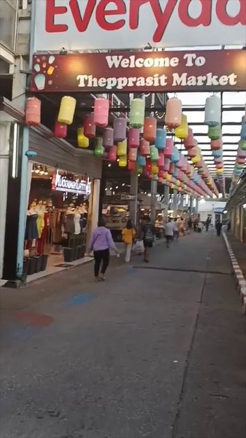 Tepprasit Night Market Pattaya