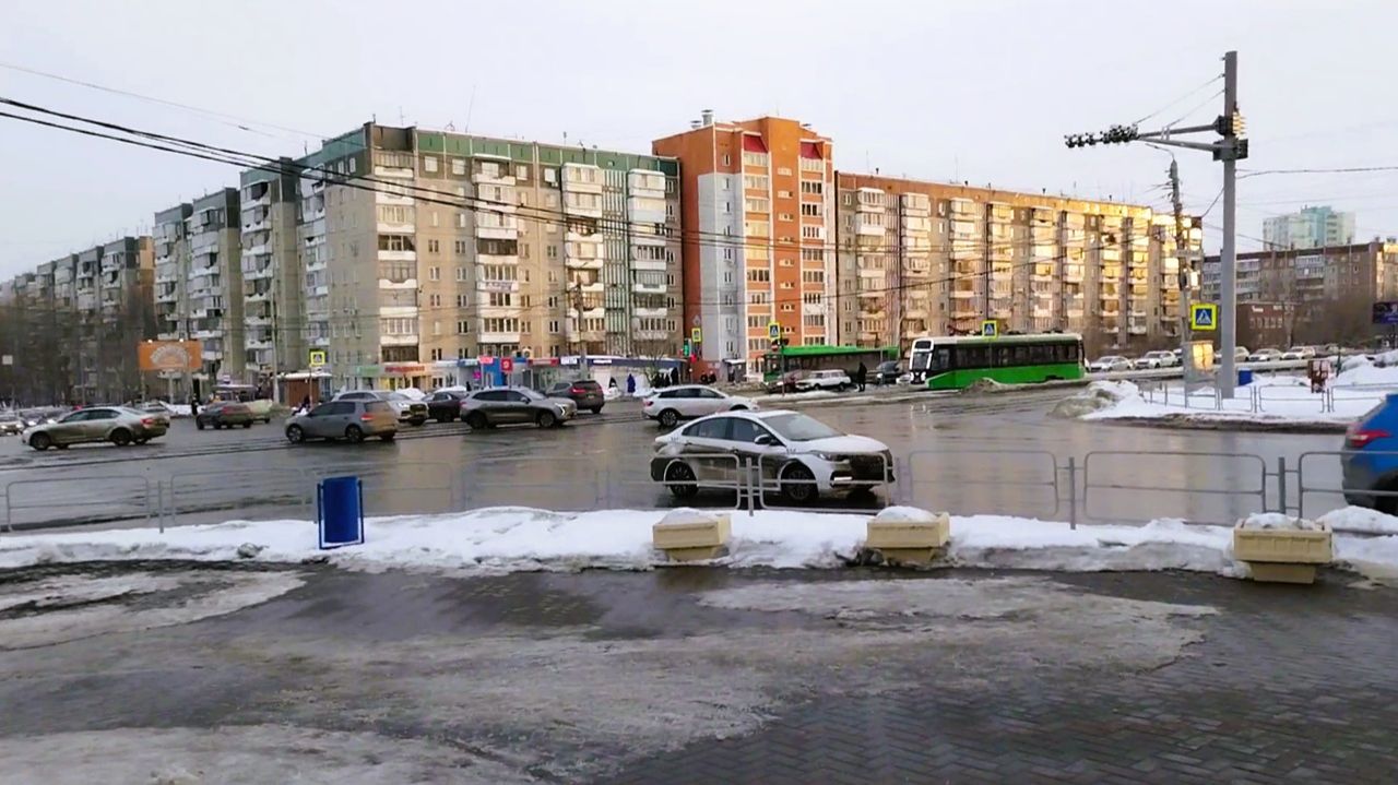 Снег начал таять