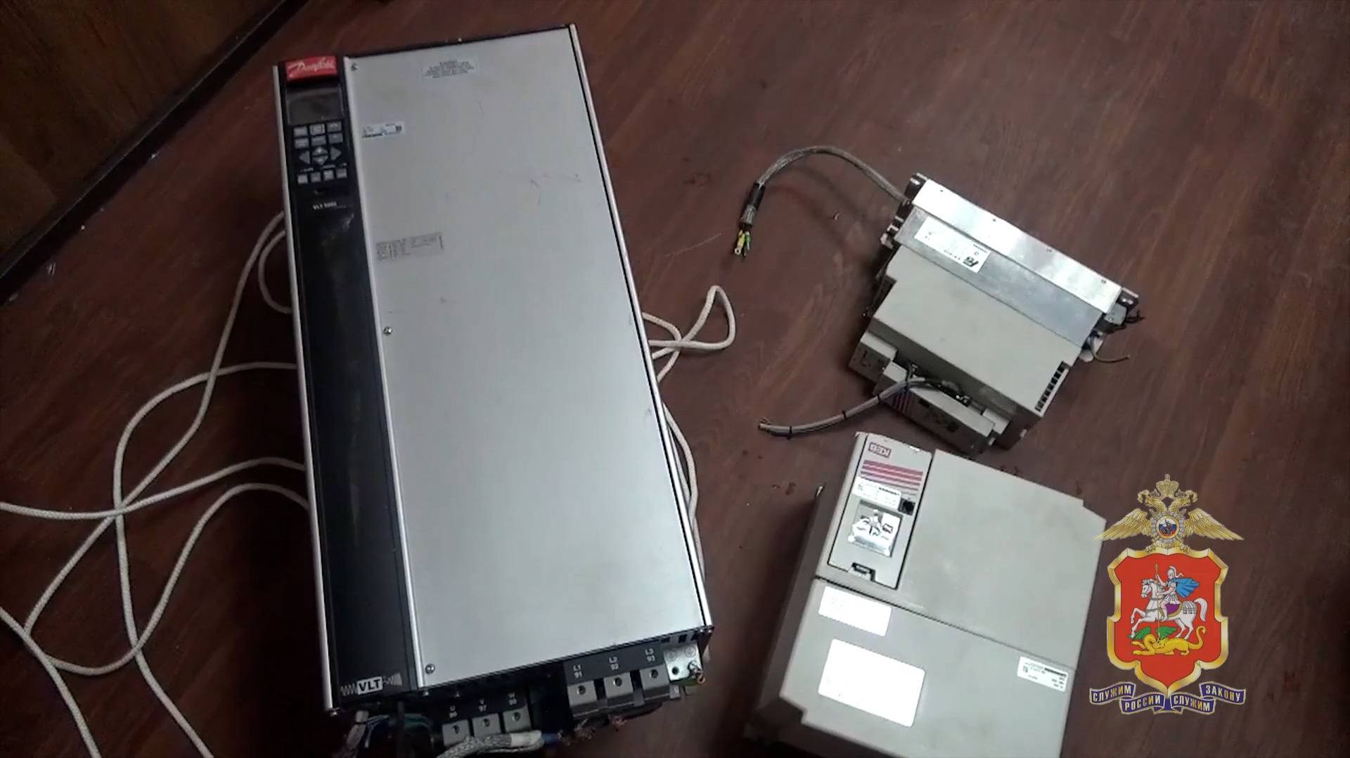 Полицейские задержали крановщика, похитившего со стройки оборудование на 5 млн рублей