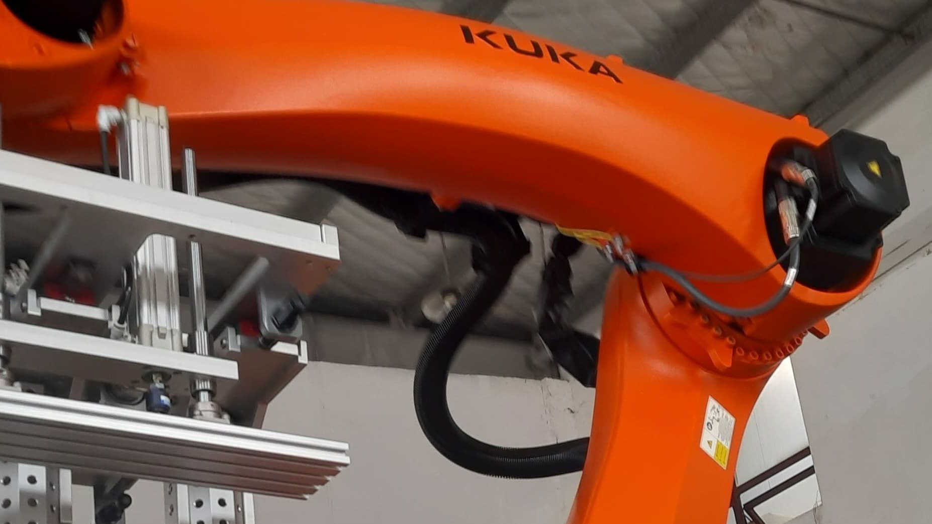 Робот-паллетайзеры ЕвроКонцепт, автоматическая укладка коробов на паллет